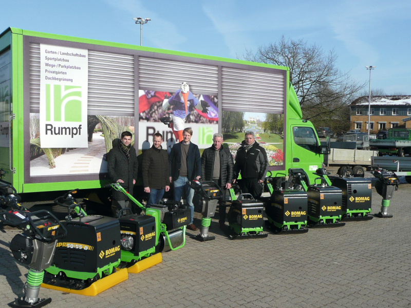 60 Maschinen für 60 Jahre - THIS – Tiefbau Hochbau Ingenieurbau Strassenbau