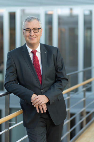 Zeppelin Konzernchef Peter Gerstmann erneut im Amt bestätigt - THIS ...