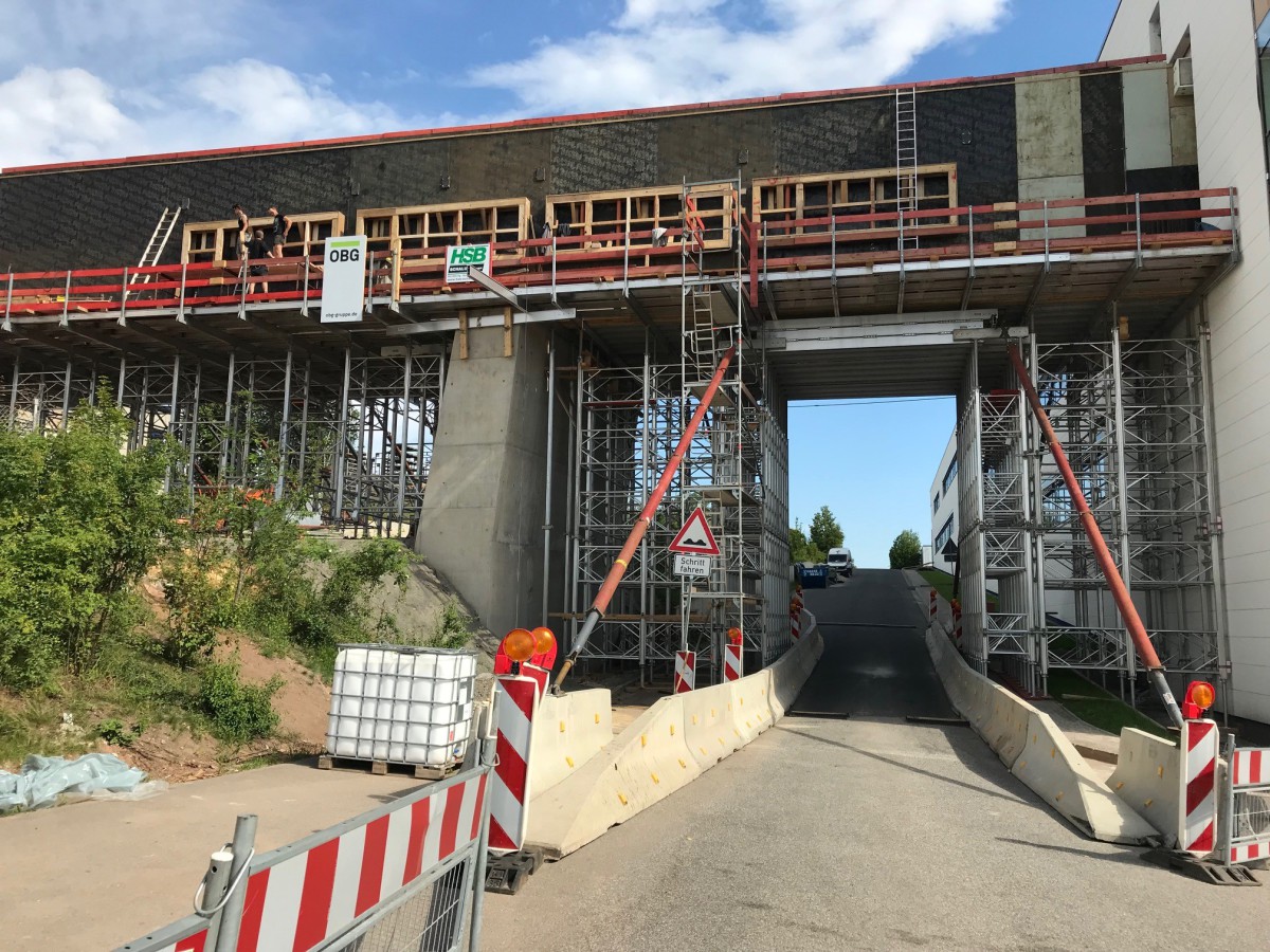 Aus einer Hand - THIS – Tiefbau Hochbau Ingenieurbau Strassenbau