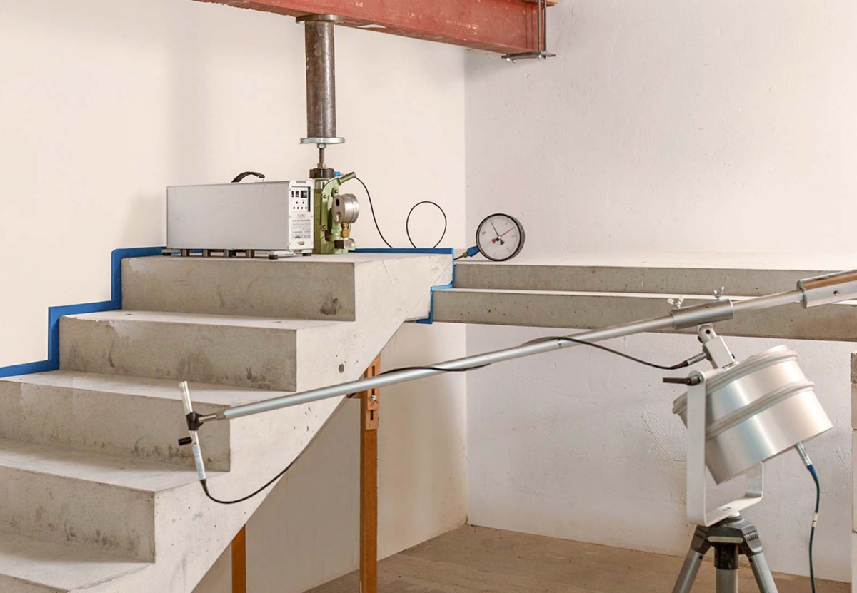 Auf leisen Sohlen - THIS – Tiefbau Hochbau Ingenieurbau Strassenbau