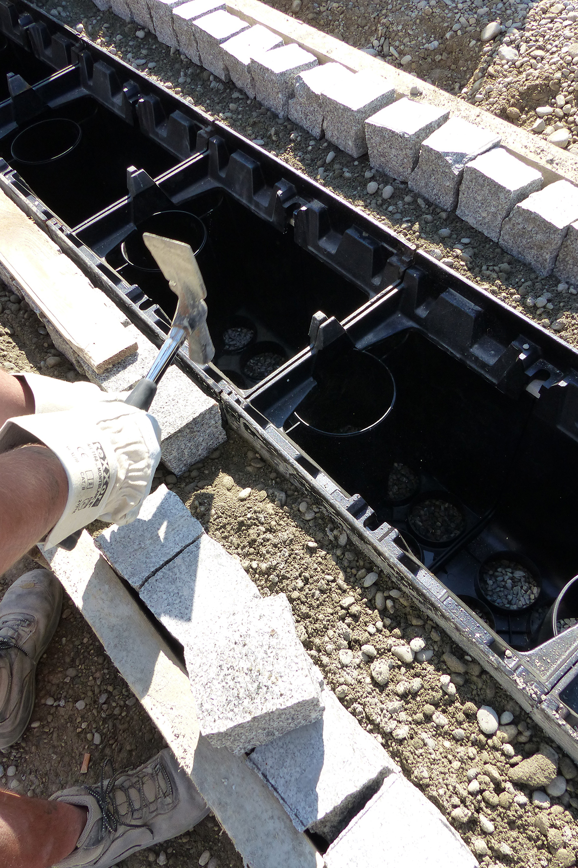 Sickermulde mit Substrat - THIS – Tiefbau Hochbau Ingenieurbau Strassenbau