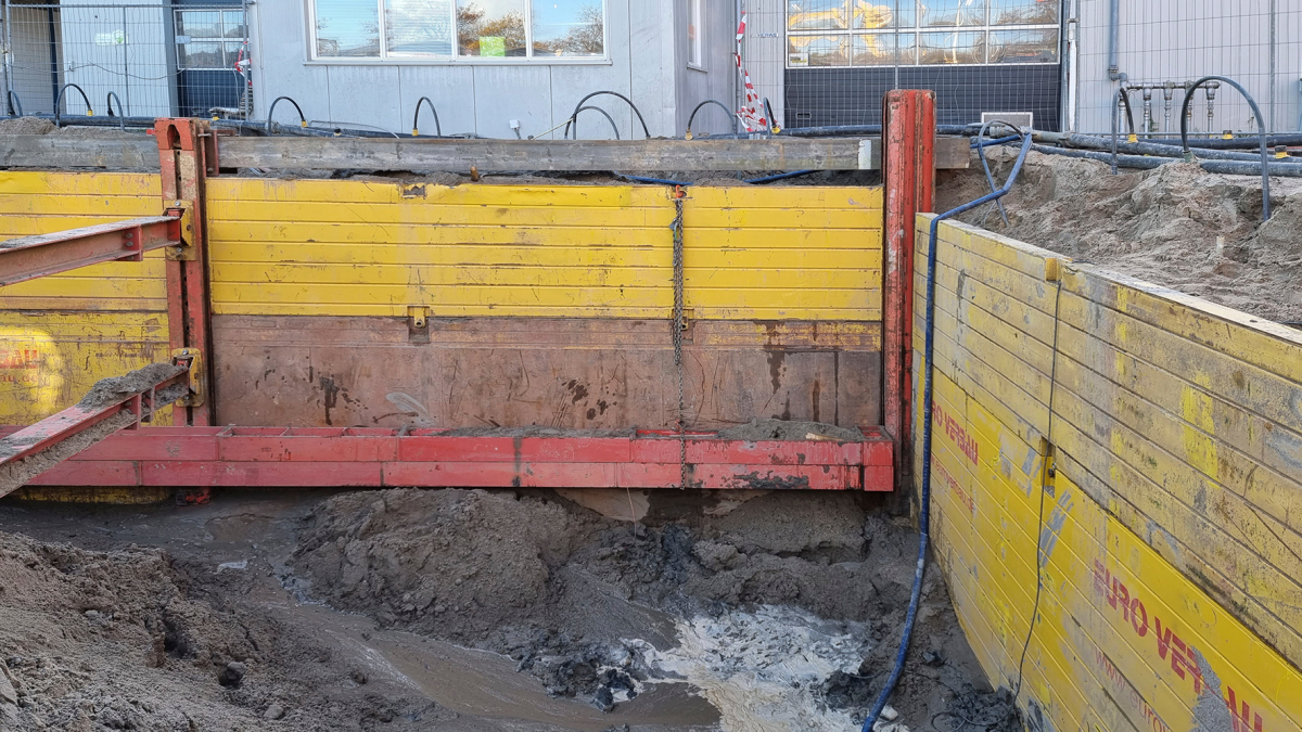 Strebenfreie Verbaulösung für lange Gruben - THIS – Tiefbau Hochbau ...