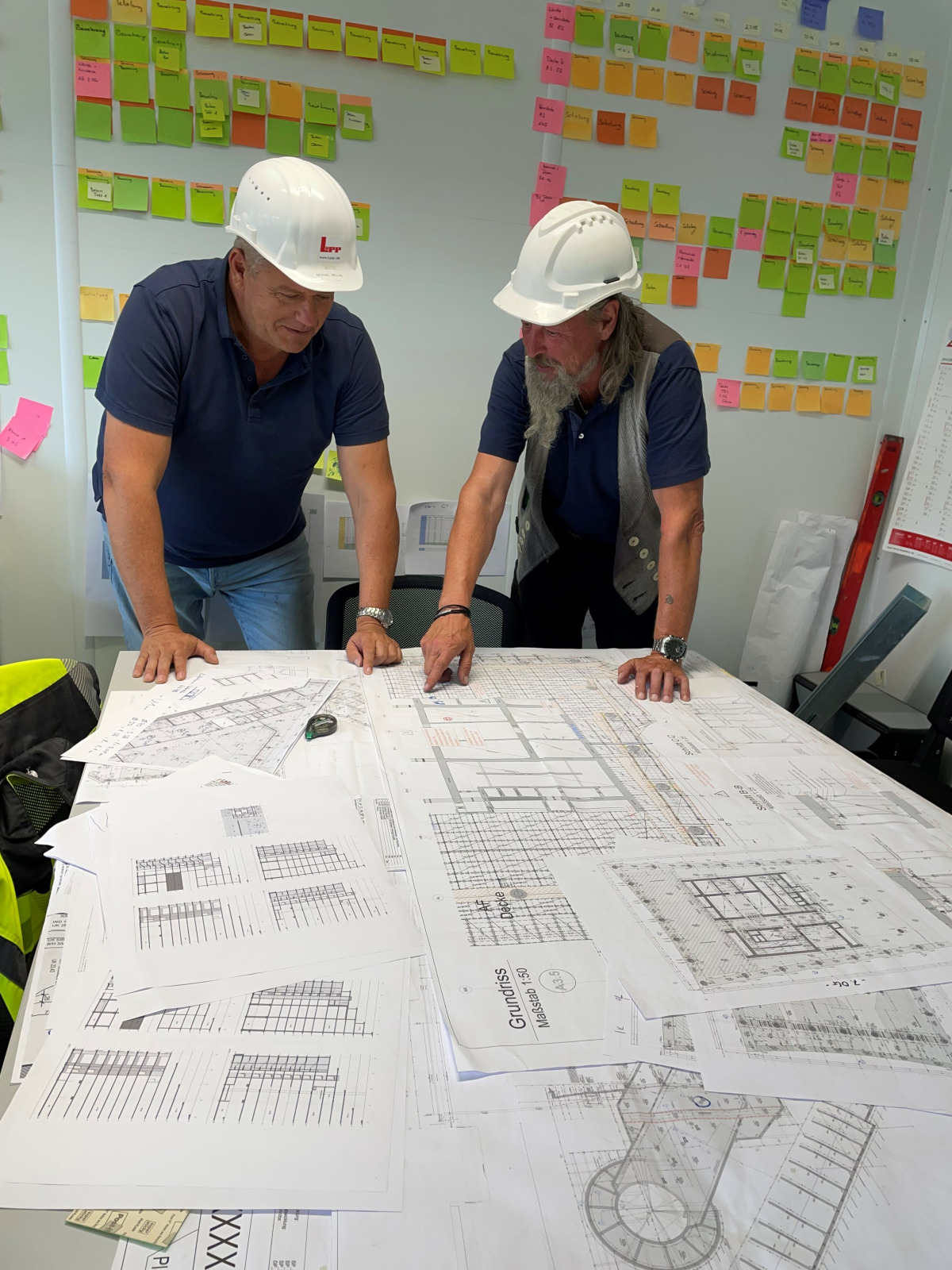 Seite an Seite - THIS – Tiefbau Hochbau Ingenieurbau Strassenbau