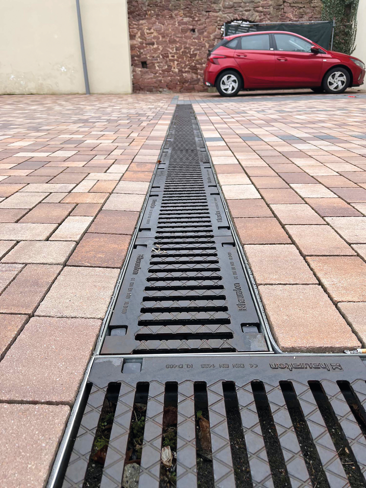 Ressource Regenwasser für gesunde Stadtbäume nutzen - THIS – Tiefbau ...